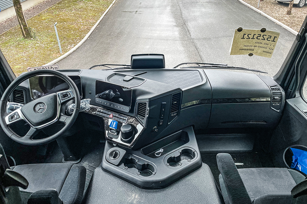 ARMADILLO Conquistador Loft(Benz Arocs 8x8) - 2018 - ARMADILLO RV