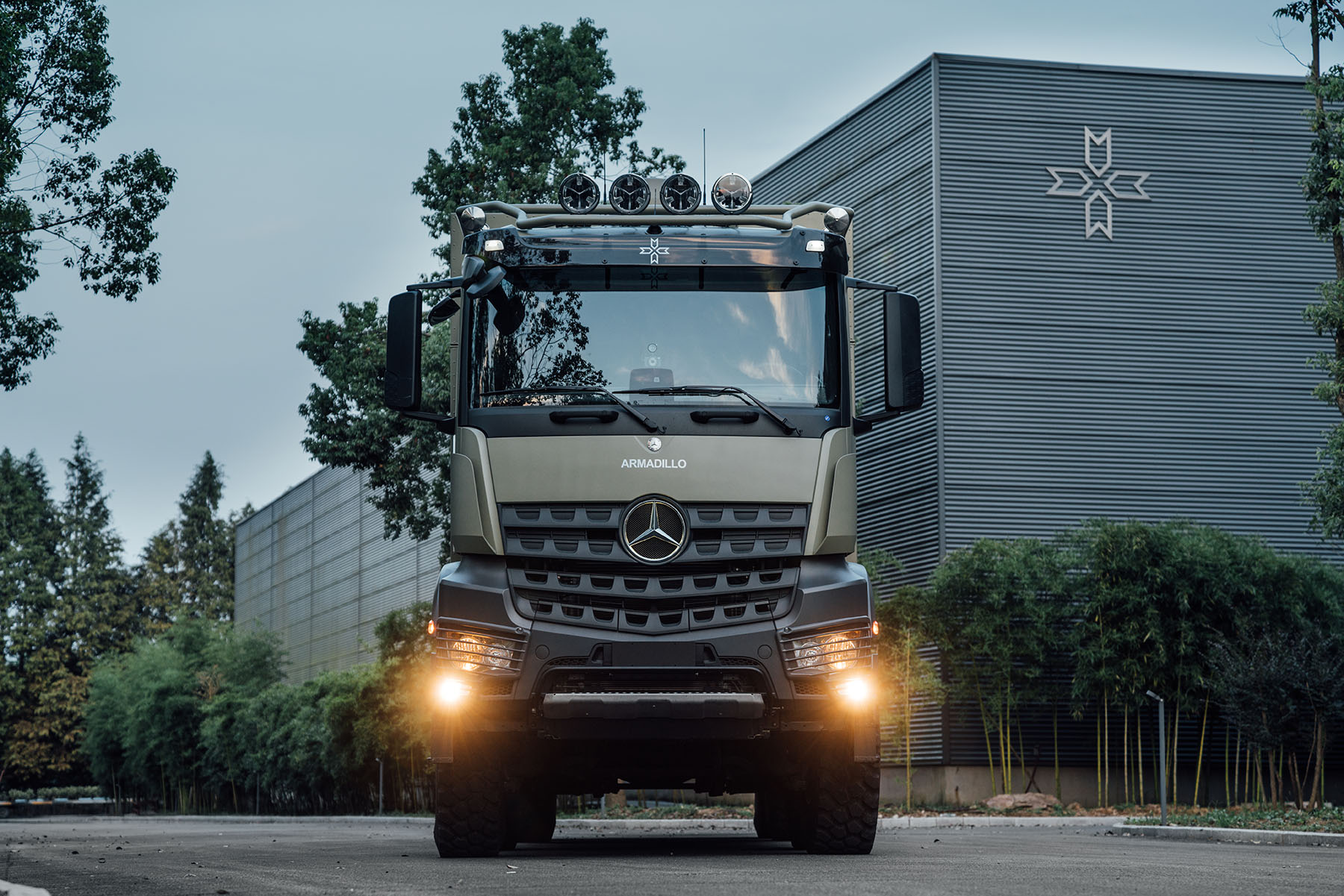 ARMADILLO Conquistador Loft(Benz Arocs 8x8) - 2018 - 阿莫迪罗【官网】