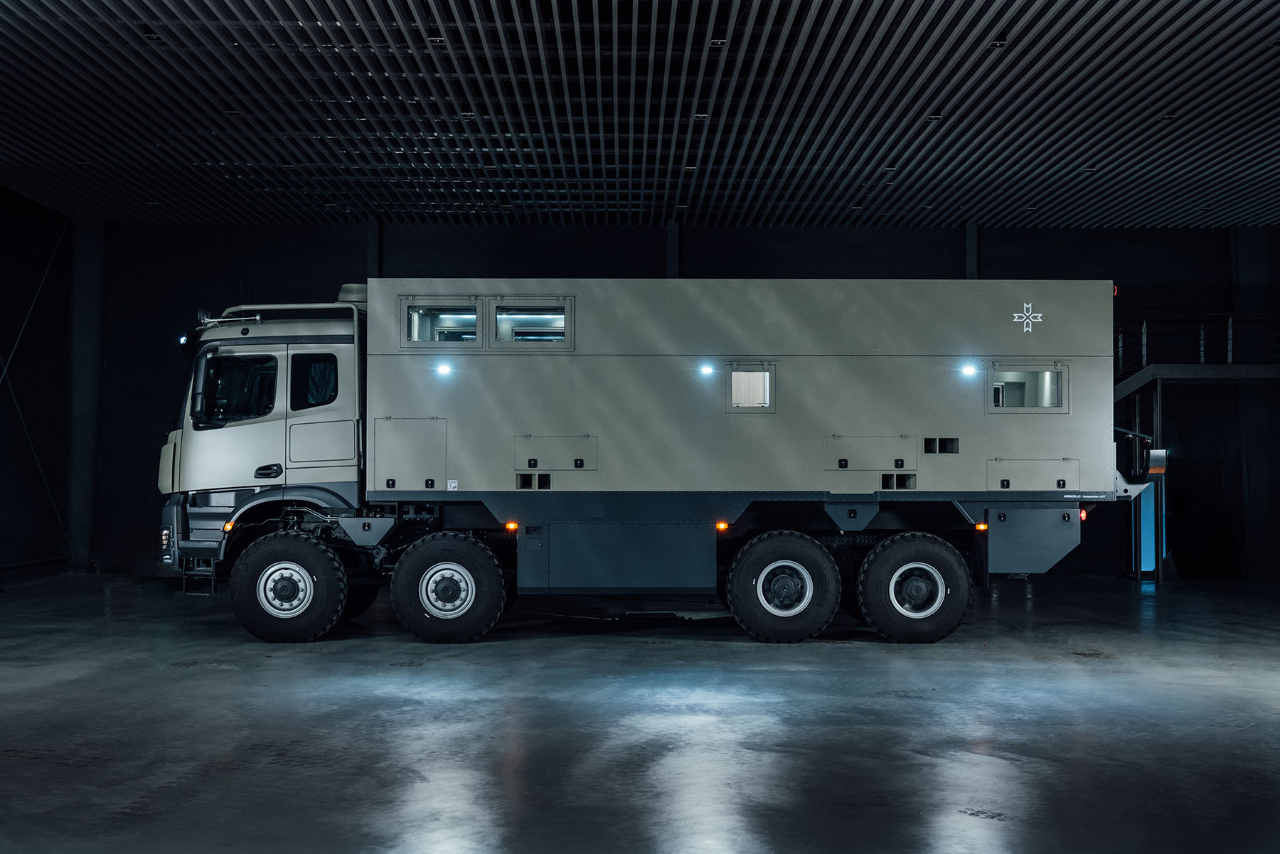 ARMADILLO Conquistador Loft(Benz Arocs 8x8) - 2018 - 阿莫迪罗【官网】