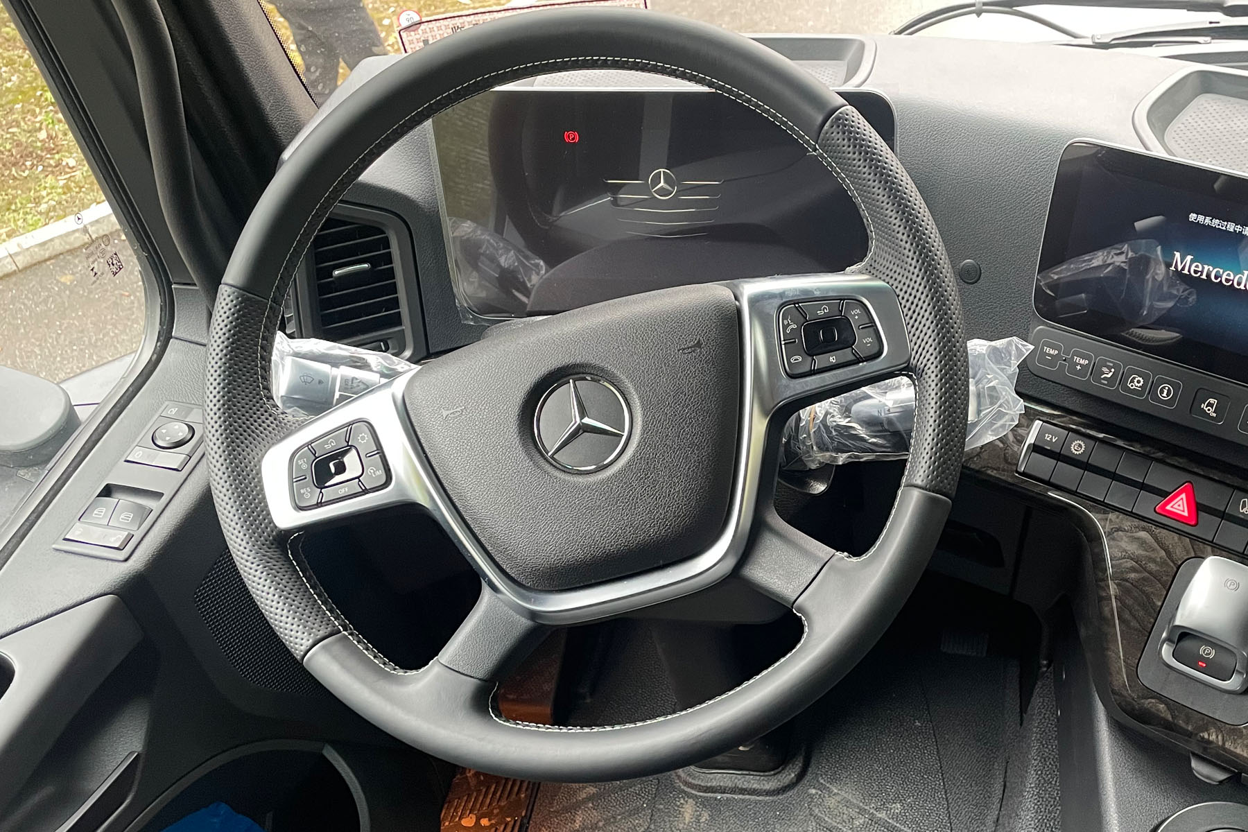 ARMADILLO Conquistador Loft(Benz Arocs 8x8) - 2018 - 阿莫迪罗【官网】