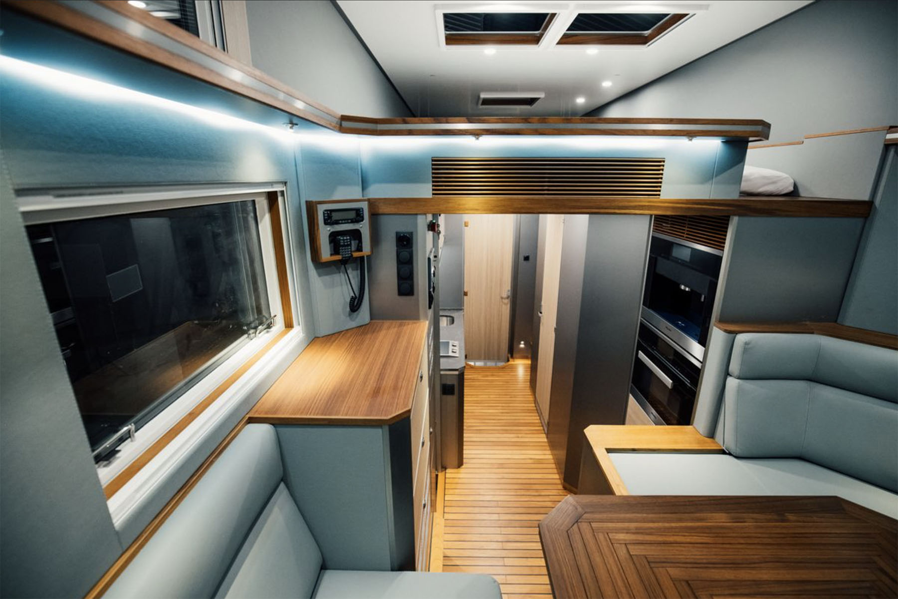 ARMADILLO Conquistador Loft(Benz Arocs 8x8) - 2018 - 阿莫迪罗【官网】