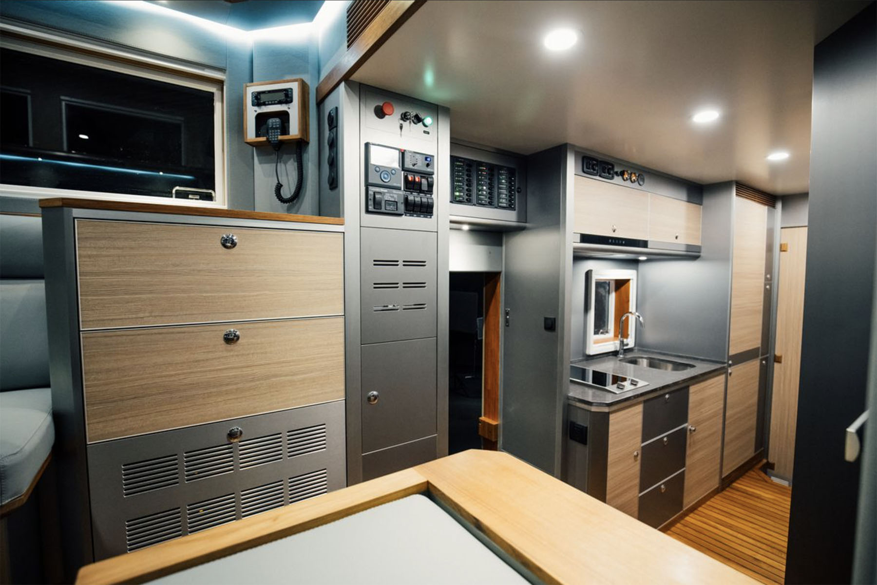 ARMADILLO Conquistador Loft(Benz Arocs 8x8) - 2018 - 阿莫迪罗【官网】